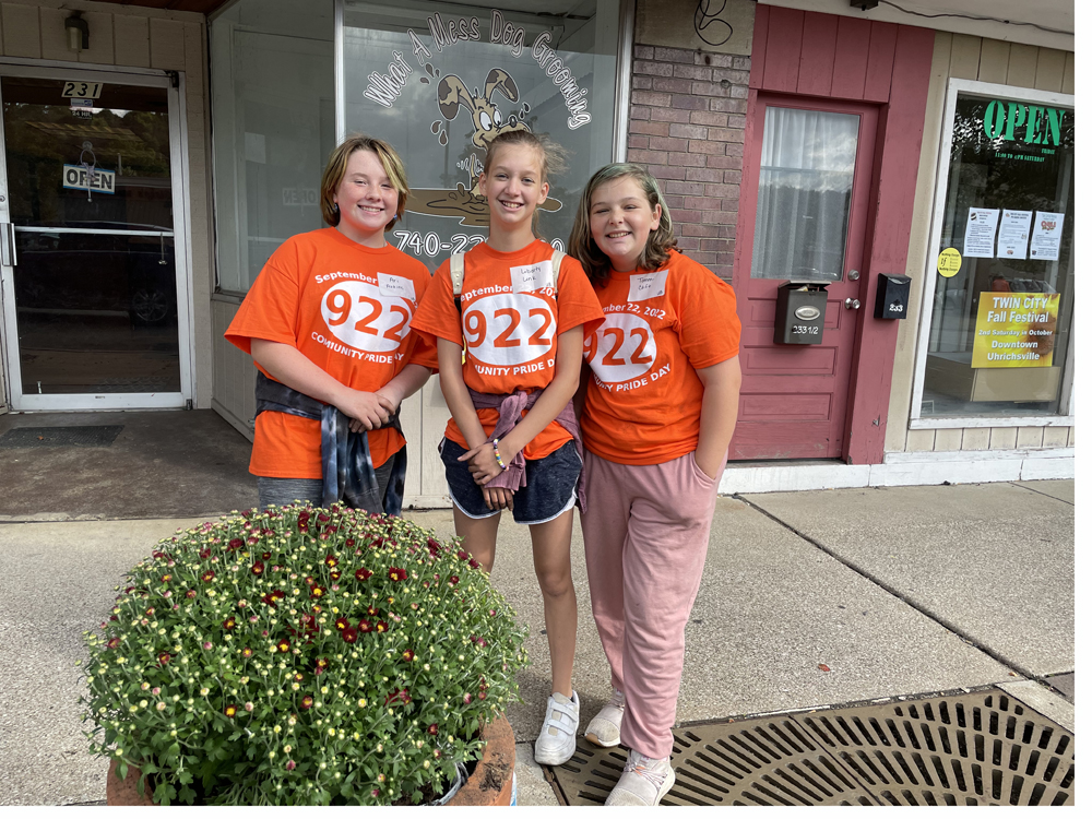 Students celebrate 922 Day by cleaning up the Twin Cities - WJER Radio ...