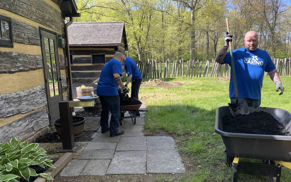 Day of Caring volunteers spruce up Schoenbrunn, other sites - WJER ...