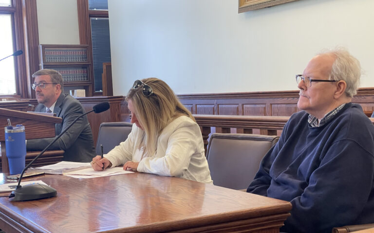 Standoff suspect "not guilty by reason of insanity" - WJER Radio 100 ...